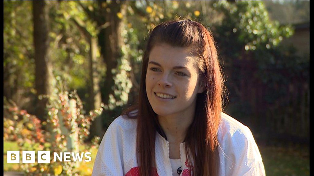 Paralympian Lauren Steadman returns to Huntingdon school. - BBC News