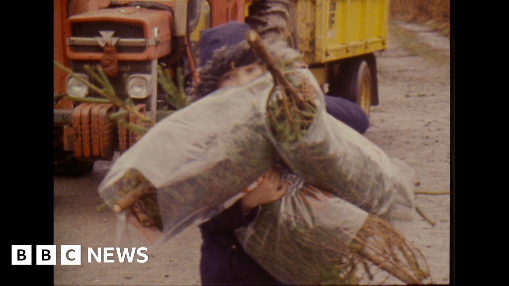 Christmas over the years: How has Wales celebrated? - BBC News