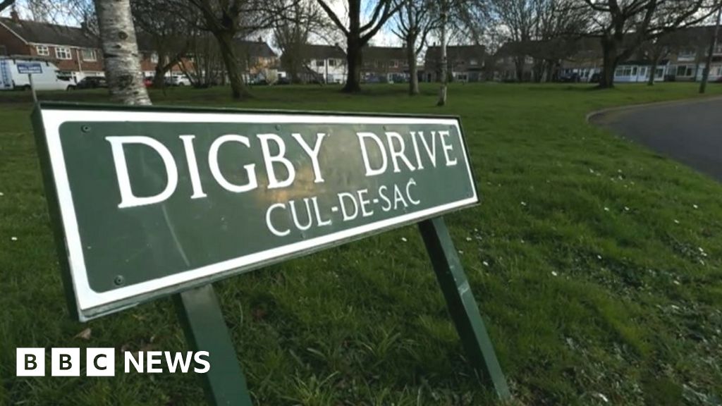 Marston Green: Human bones found on land - BBC News