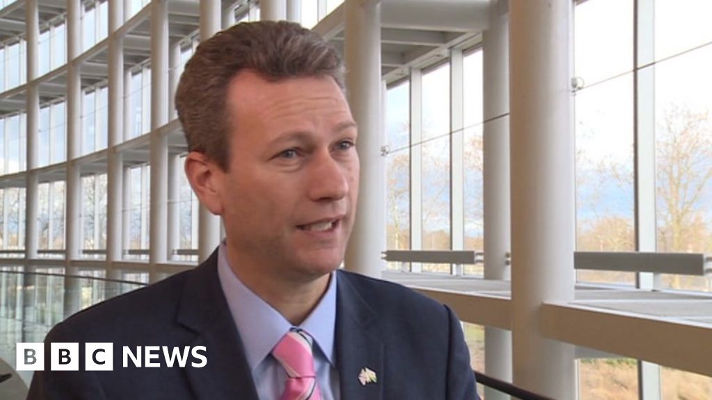 UKIP candidates to be ranked by grassroots, says Gill - BBC News