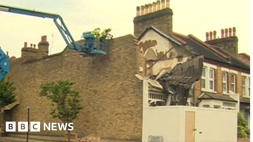 £650,000 London house collapses - BBC News