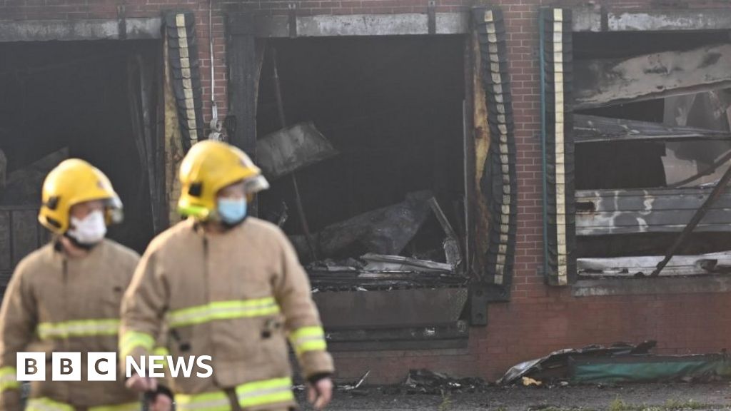 Ballymoney: Fire at former poultry factory treated as deliberate - BBC News