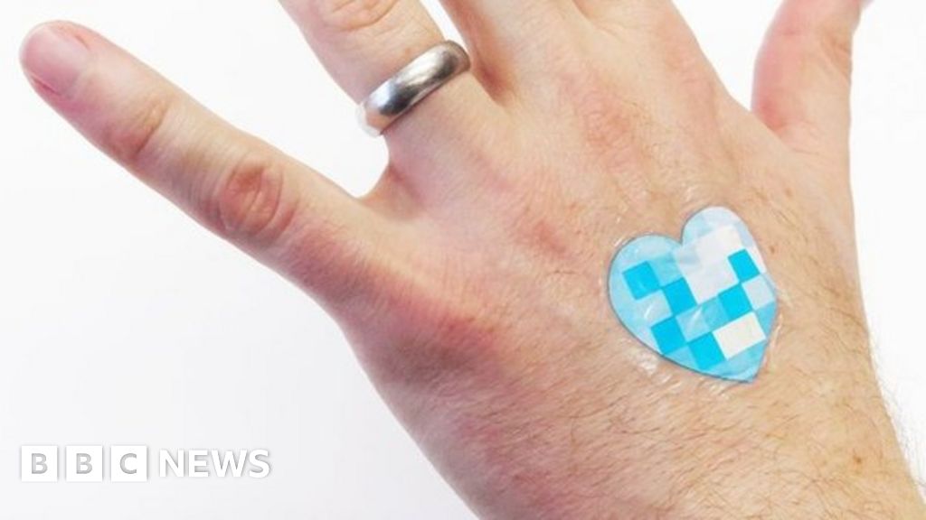 CES 2016: L'Oreal unveils super-thin smart skin patch - BBC News