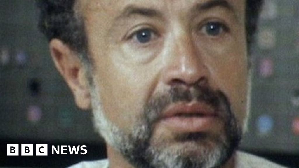 Intel's Andrew Grove: We were afraid of being sunk - BBC News