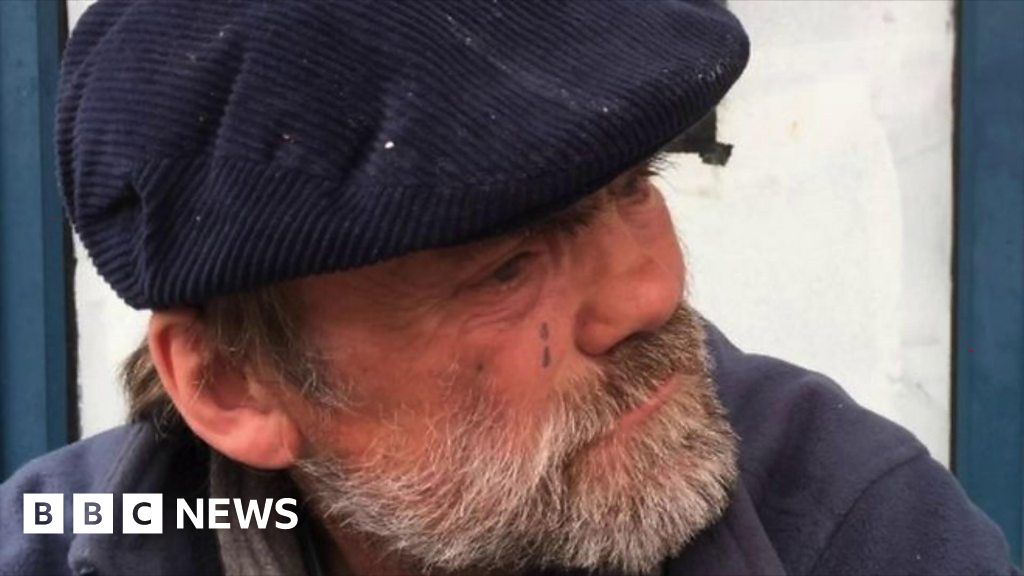 Murderer Michael Hallett: Convicted killer's life on the street - BBC News