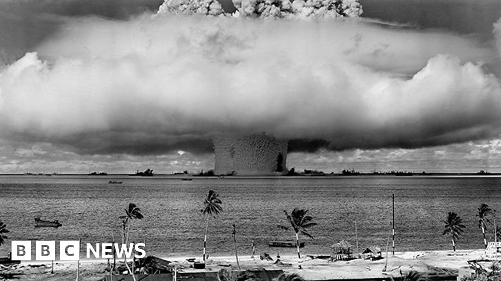Scientists return to survey Bikini A-bomb test site