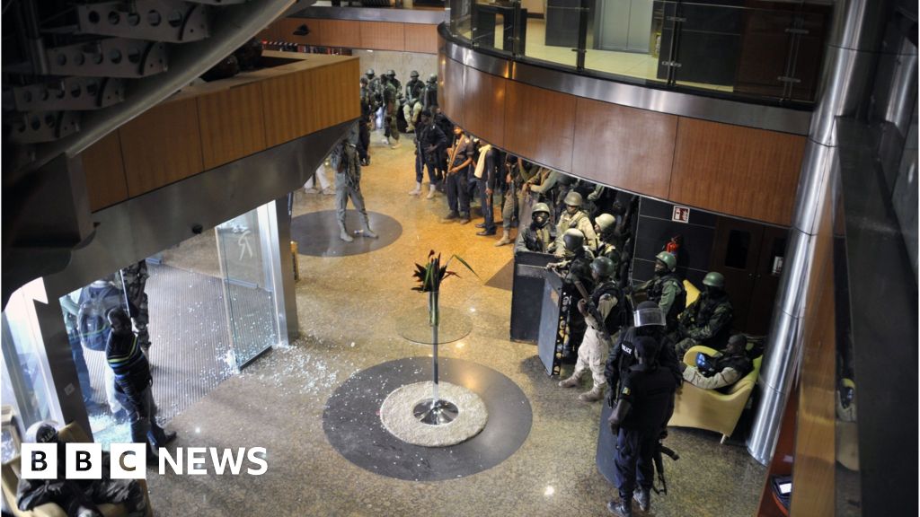 Mali hotel attack: The unanswered questions - BBC News