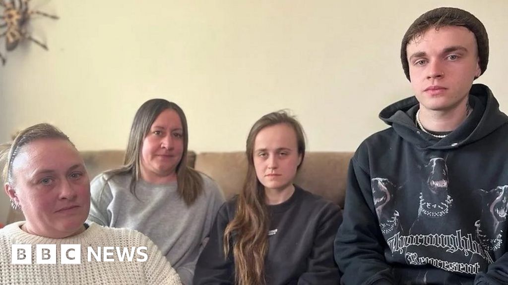 Family claim 'big mistakes' in hunt for sex offender Richard Scatchard ...