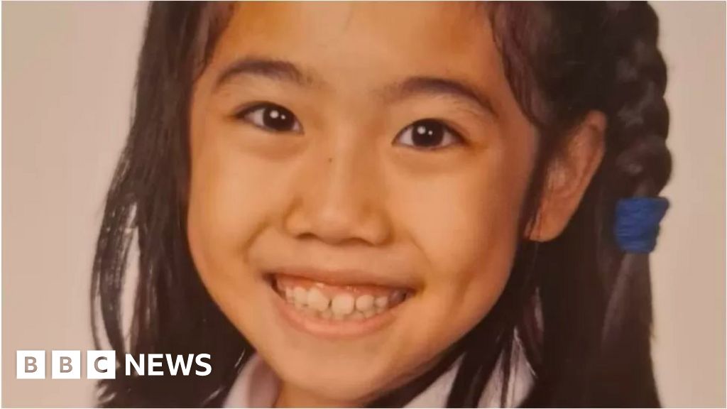 Parents want answers over girl's school crash death - BBC News