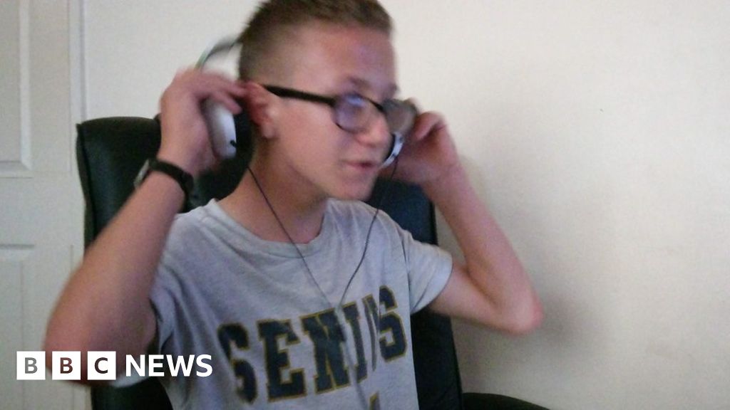 Westport Lake: Search for missing Ryan Evans enters third day - BBC News