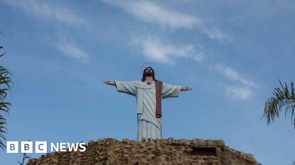 Snacks and selfies in the 'Holy Land' - BBC News