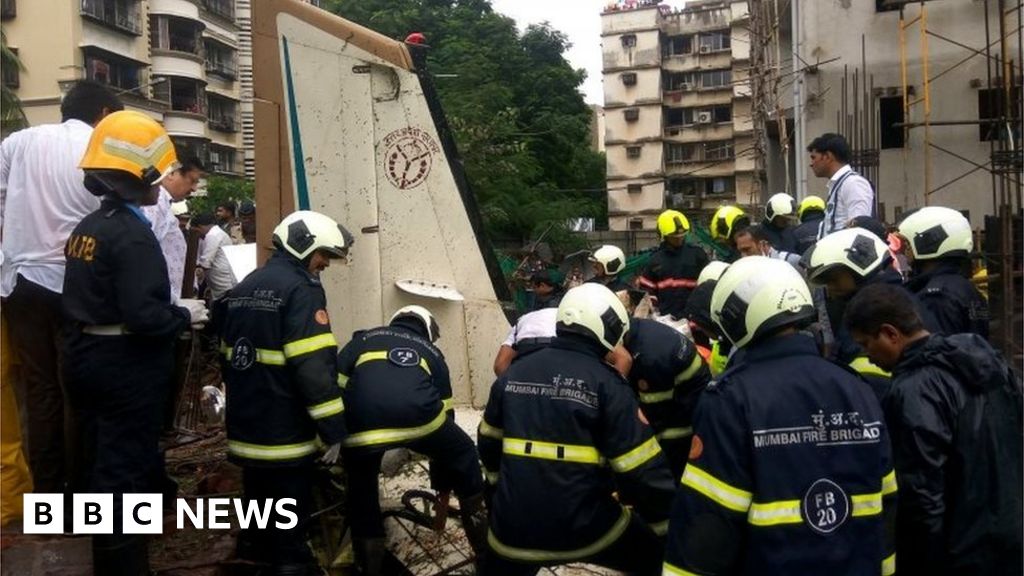 Five dead as light aircraft crashes in Mumbai - BBC News