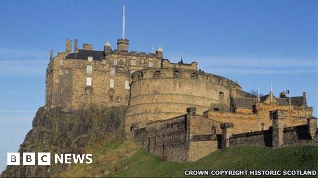 Works aim to fix broken Edinburgh Castle flagpole