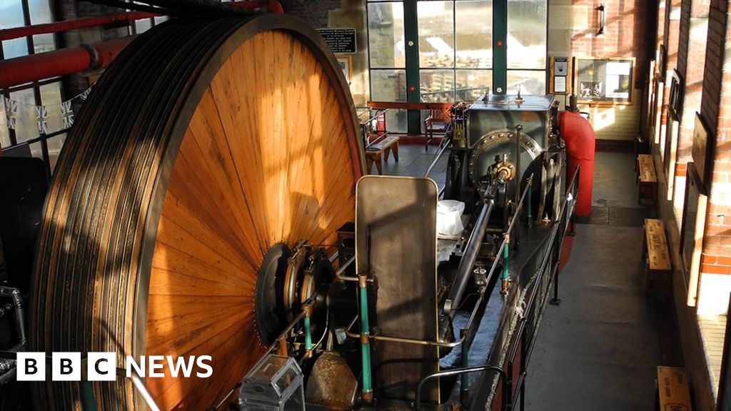 Full steam ahead for Bancroft Mill after boiler repairs - BBC News