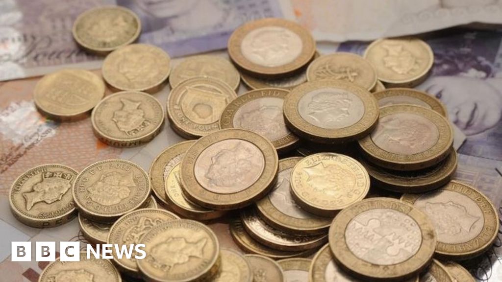 Pound slides on Bank of England report - BBC News