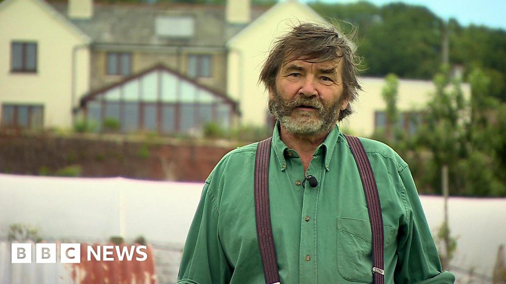 Farmer Simon Fairlie on meat and climate change - BBC News