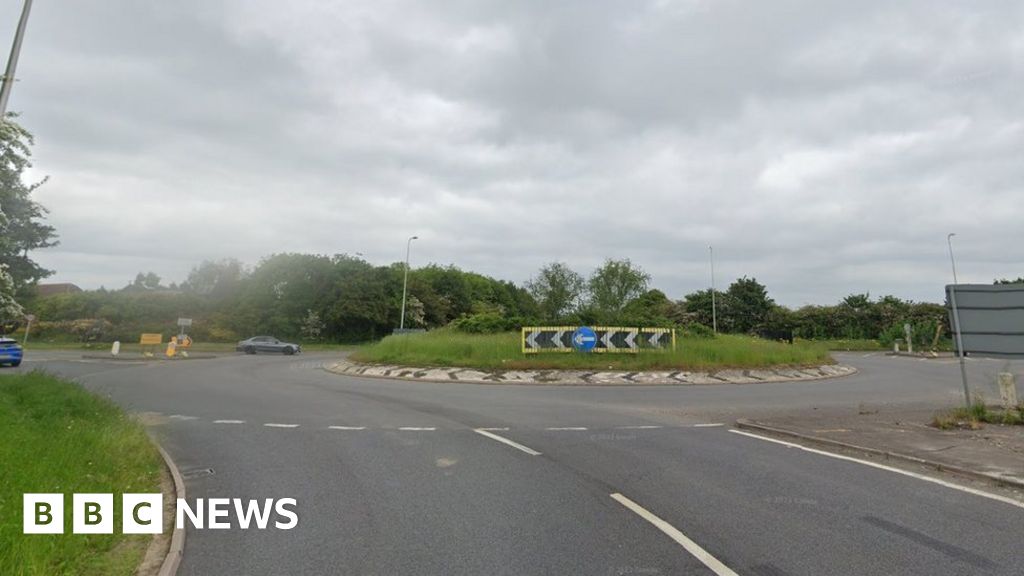 Braintree Marks Farm roundabout crash sees man, 80, die at scene - BBC News