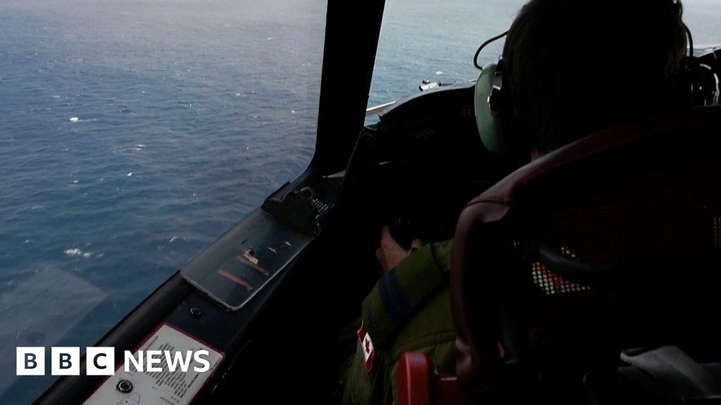 Inside Canada's search and rescue plane - BBC News