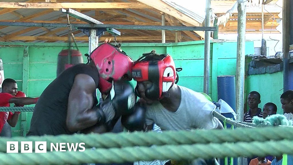 Bukom - Ghana's champion boxer factory - BBC News