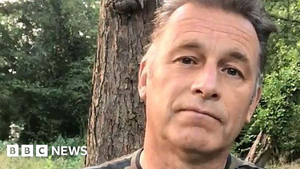 Chris Packham: Social media stoked fire attack at my New Forest home ...