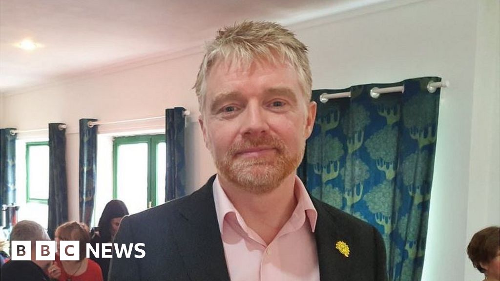 Bristol mayoral candidate Sandy Hore-Ruthven pledges new homes - BBC News