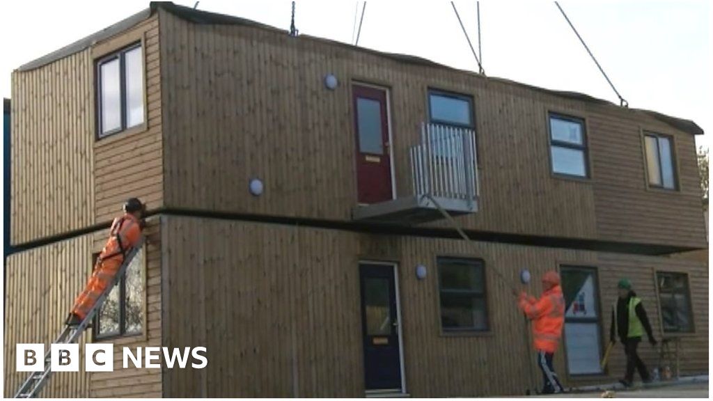 Pre-built homes will house homeless families in Reading - BBC News