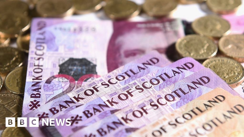 Local banking 'alive' in Scotland after Airdrie closure - BBC News