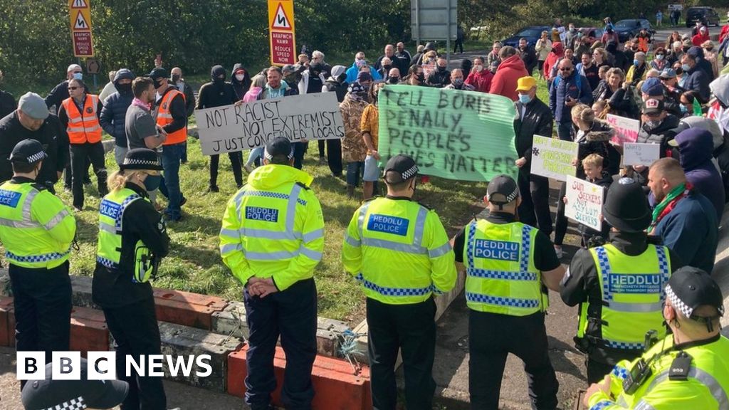 Penally asylum seekers' camp plan: Welsh Secretary was not told - BBC News