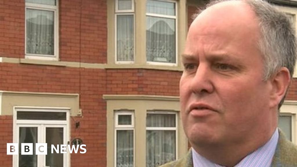 Council taxpayers held to ransom, says Welsh Tory leader - BBC News