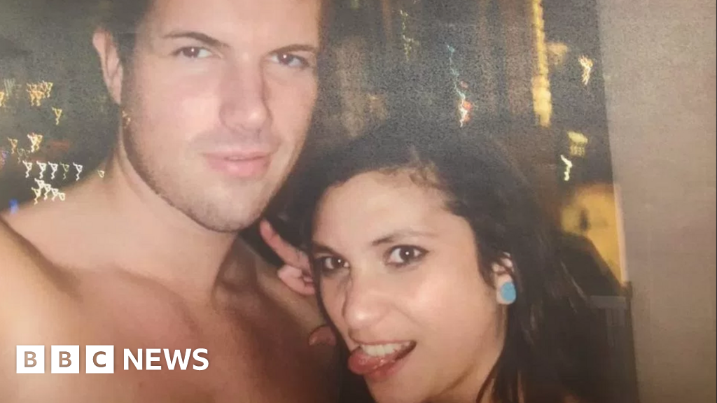 Gable Tostee not guilty in Australia 'Tinder death' - BBC News