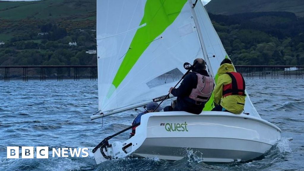 Sail training for disabled boosted by £20k Manx lottery grant - BBC News