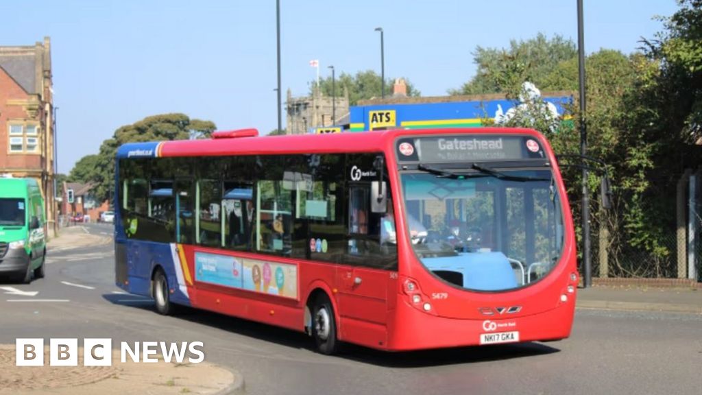 Go North East: Bus strike continues after talks break down - BBC News