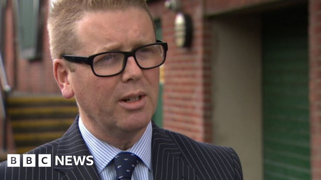 Londonderry alert: Three men arrested after Eglinton bomb - BBC News