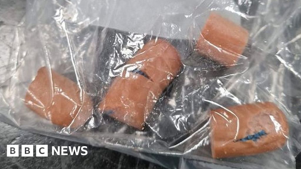 Ashby-de-la-Zouch: Dog owners warned after tainted sausages found