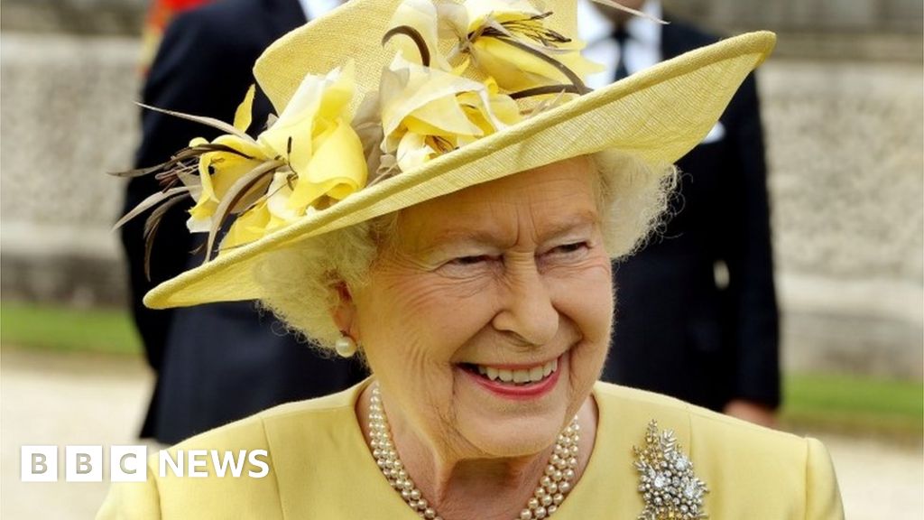 Hurricane Harvey: Queen 'deeply saddened' by disaster - BBC News