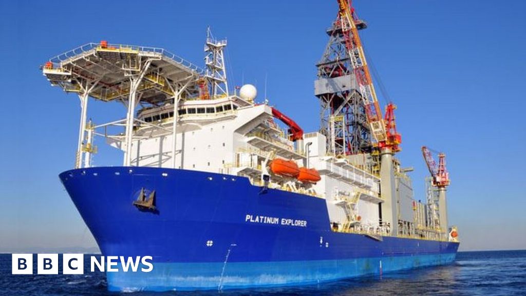 Jeremy Sutch inquest: Jury finds ship crush death accidental - BBC News