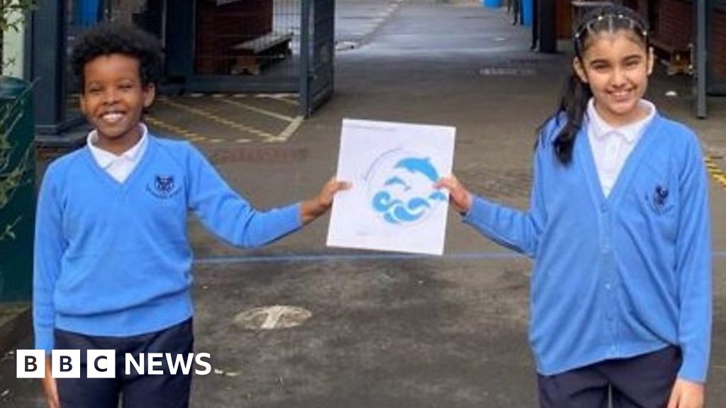 Edward Colston: Bristol's Dolphin School changed its emblem - BBC News