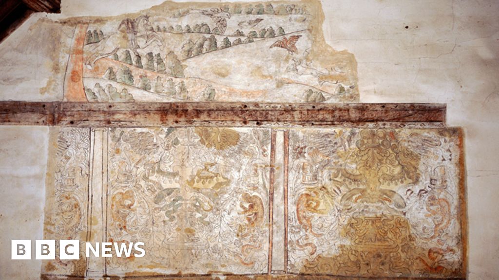 Cambridge University's 'rarely-seen' 17th Century murals on show - BBC News