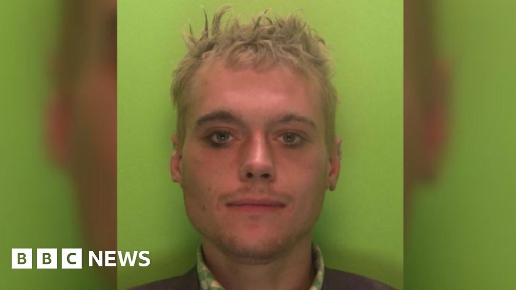 Nottingham Joker 'lookalike' in angry court outburst - BBC News