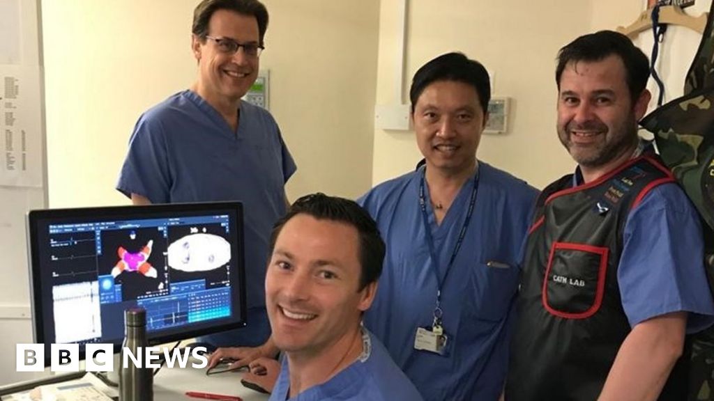 Glenfield Hospital surgeons use 3D heart map in operations - BBC News