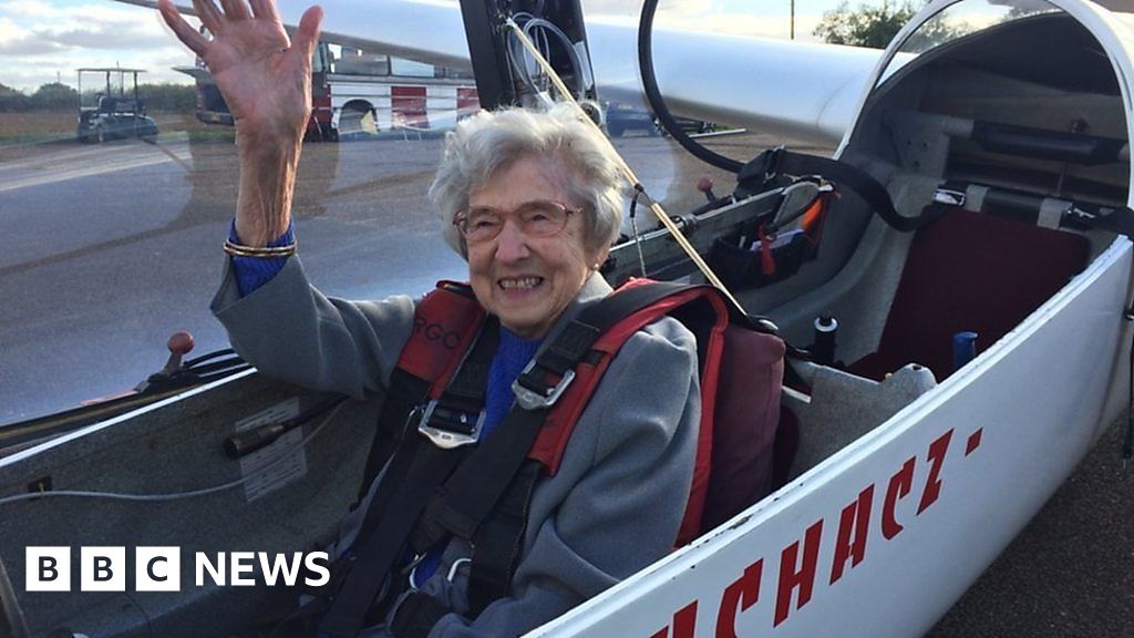 99-year-old woman takes to the skies in glider