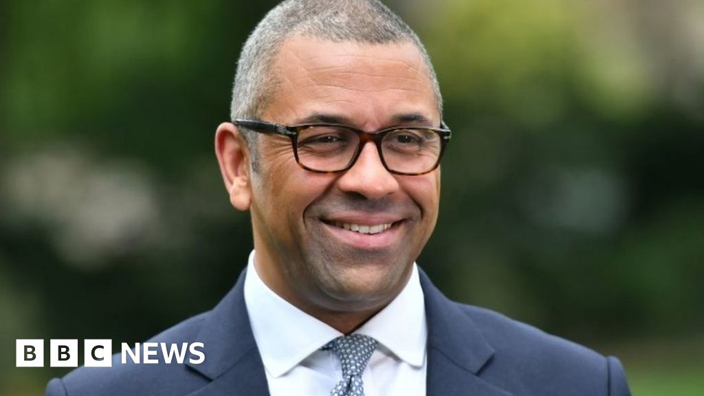 Tory leadership contest: James Cleverly withdraws from race - BBC News