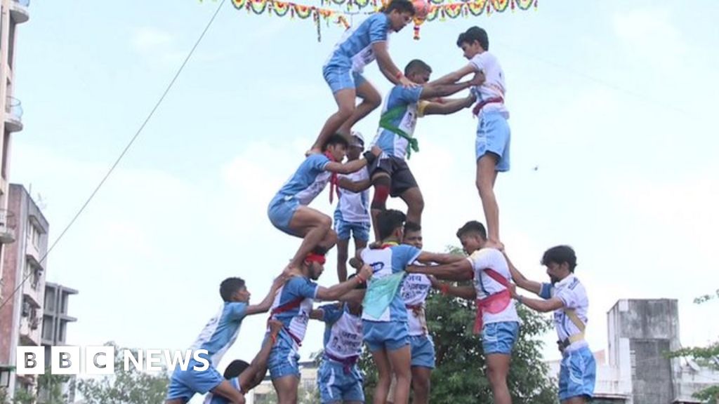 Mumbai's craze for human pyramids - BBC News
