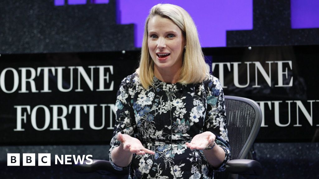 Yahoo shuts down video streaming site - BBC News