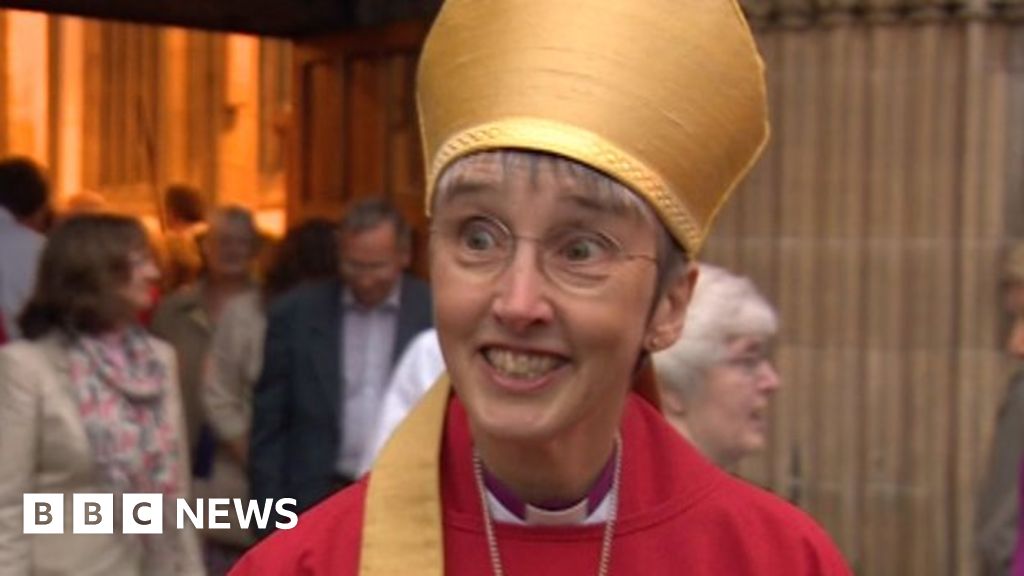 Hull welcomes second woman bishop Alison White - BBC News