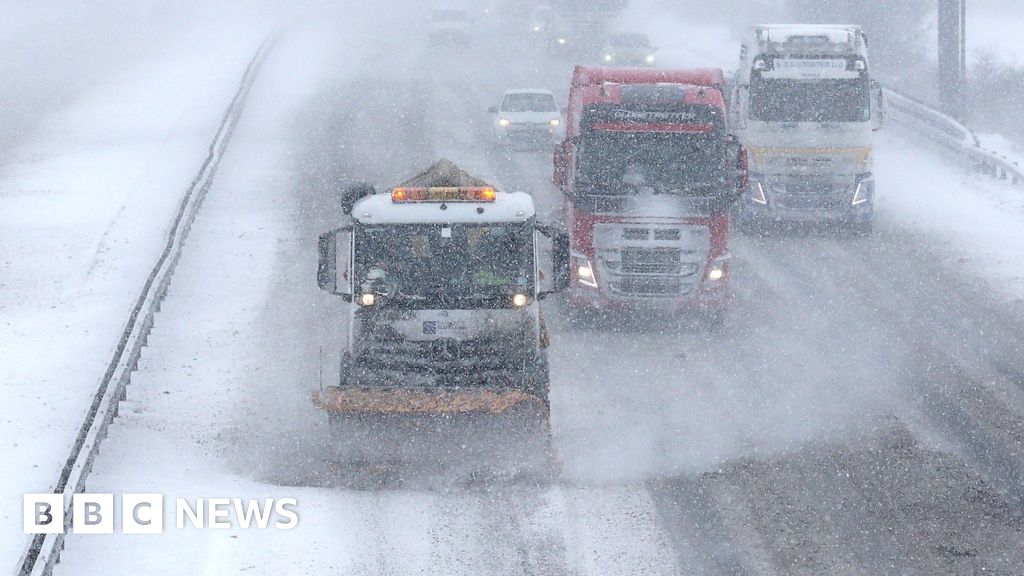 Reality Check: Did snow cost the UK economy £1bn a day? - BBC News