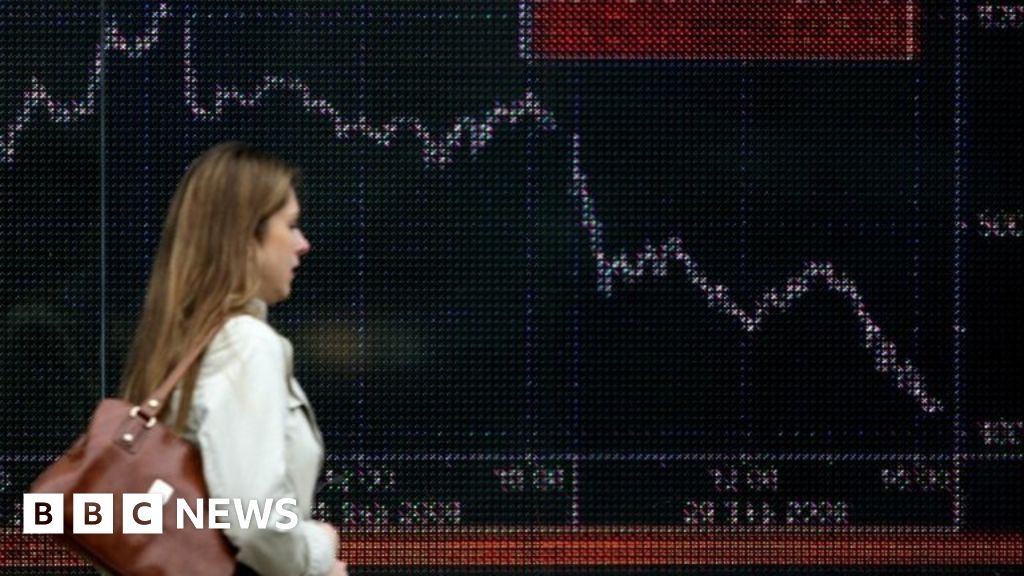Stock markets fall amid trade fears - BBC News