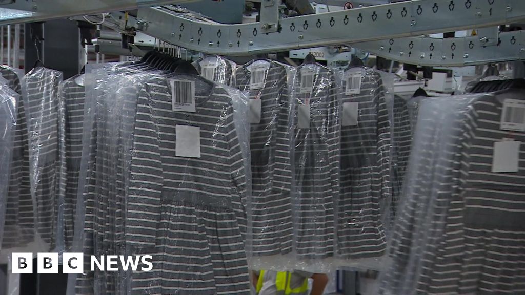 John Lewis: Inside a modern distribution centre - BBC News