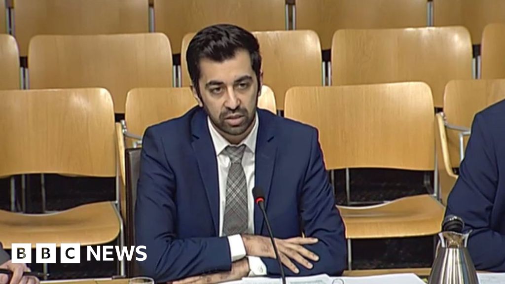 Yousaf slams 'crass' claims of funding row with rail boss - BBC News