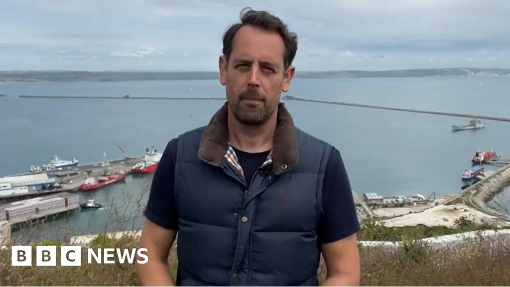 Watch: The asylum barge Bibby Stockholm explained... in 60 seconds - BBC News